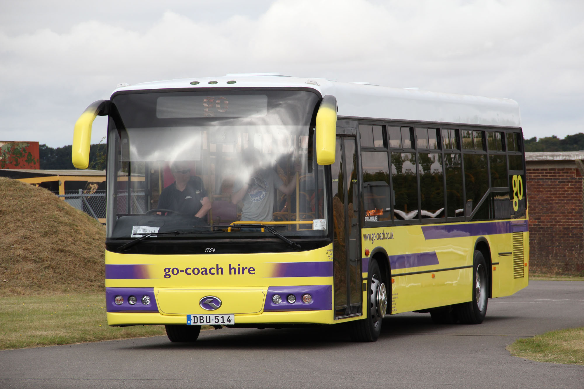 Go coach SHOWBUS BUS IMAGE GALLERY South Of England